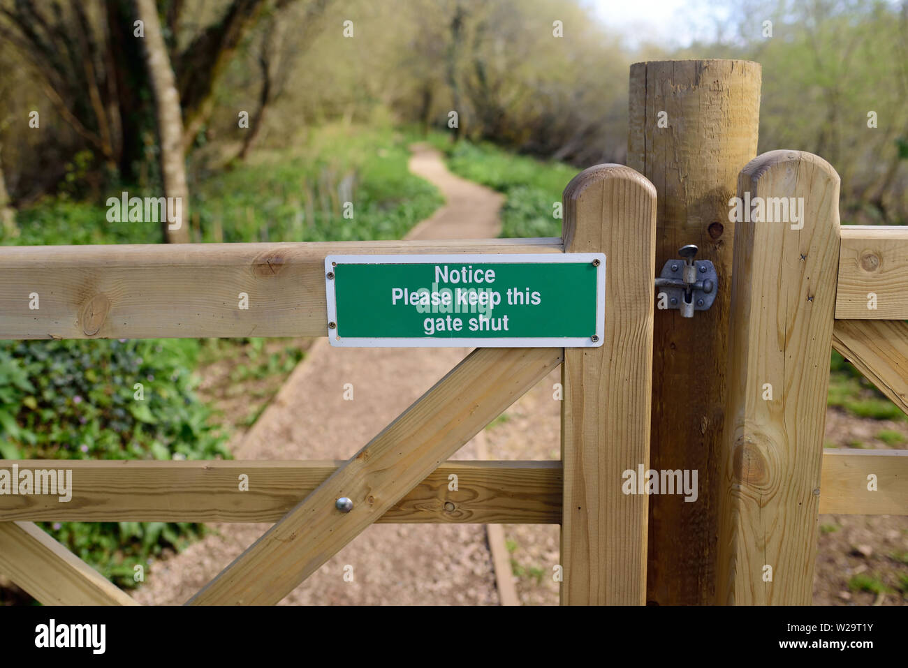 Countryside and sign on closed gate hi-res stock photography and images ...