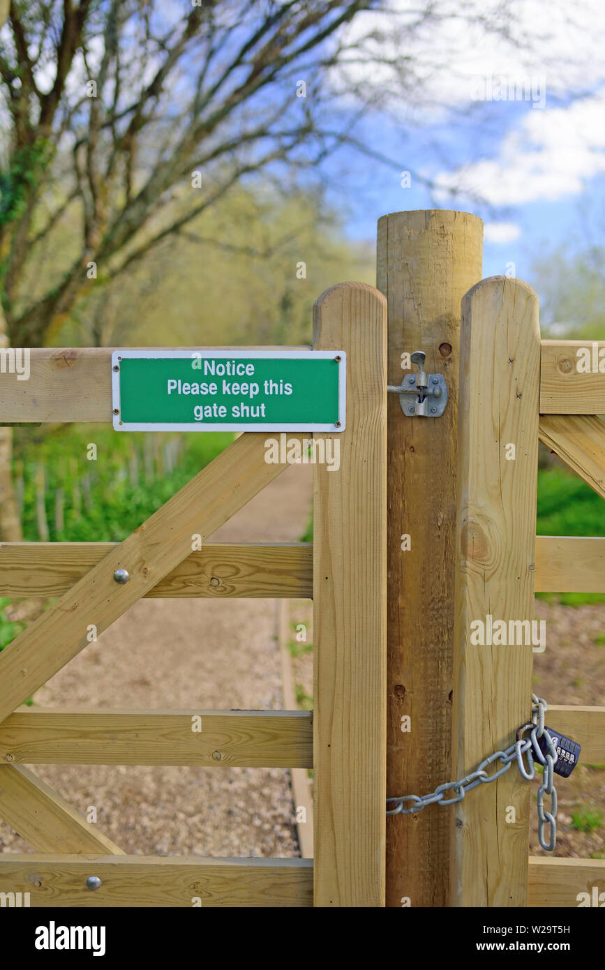 Boundary gates hi-res stock photography and images - Alamy