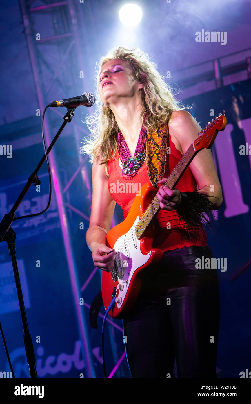 Ana Popovic High Resolution Stock Photography and Images - Alamy