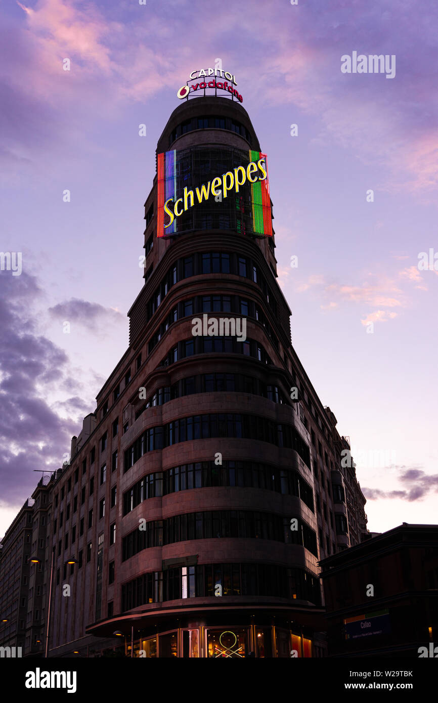 madrid callao puerta del sol palacio real sunset Stock Photo - Alamy