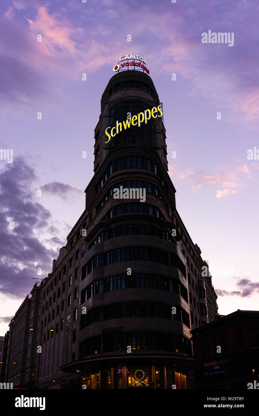 madrid callao puerta del sol palacio real sunset Stock Photo - Alamy