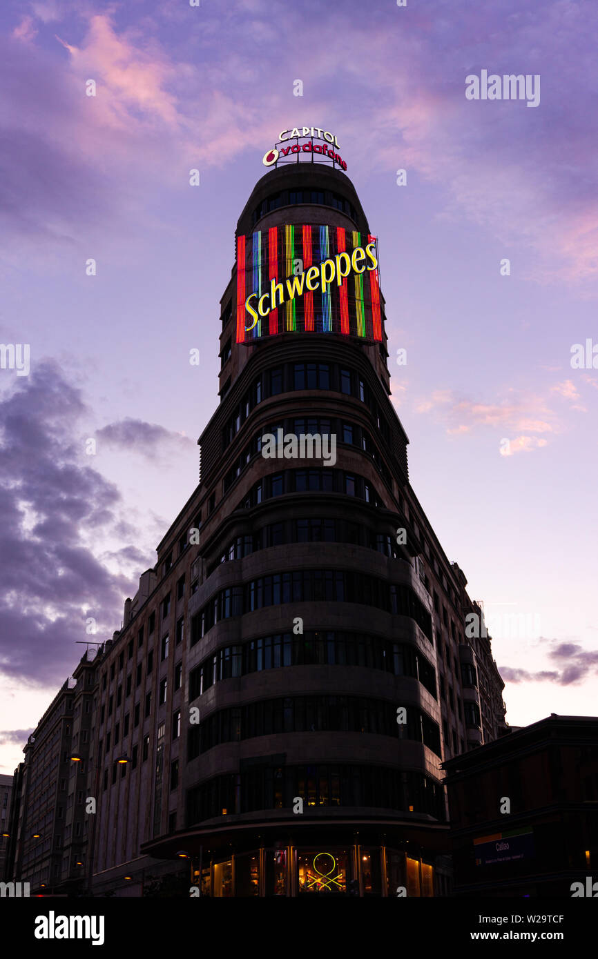 madrid callao puerta del sol palacio real sunset Stock Photo - Alamy