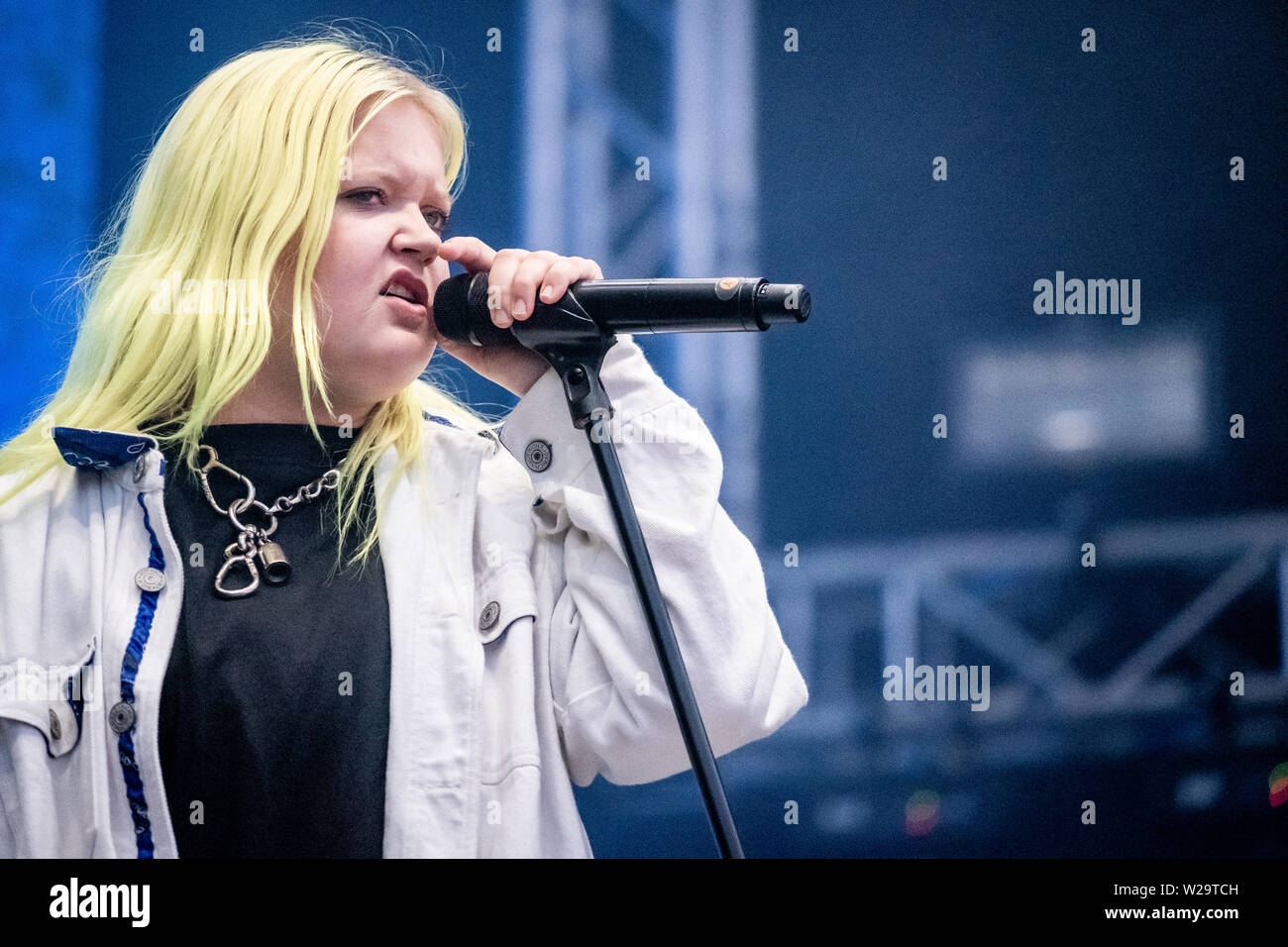 Alma gonzales hi-res stock photography and images - Alamy