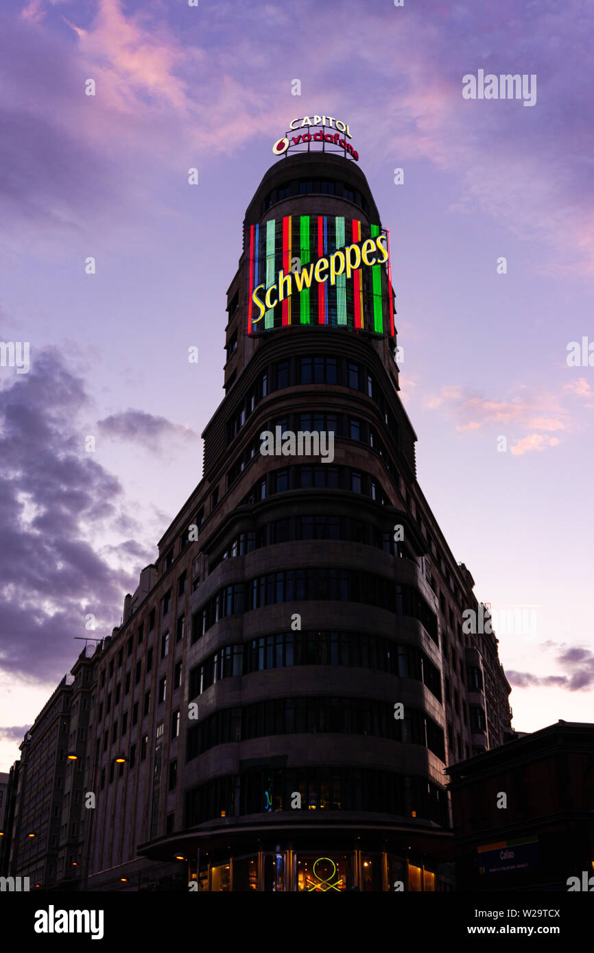 madrid callao puerta del sol palacio real sunset Stock Photo - Alamy