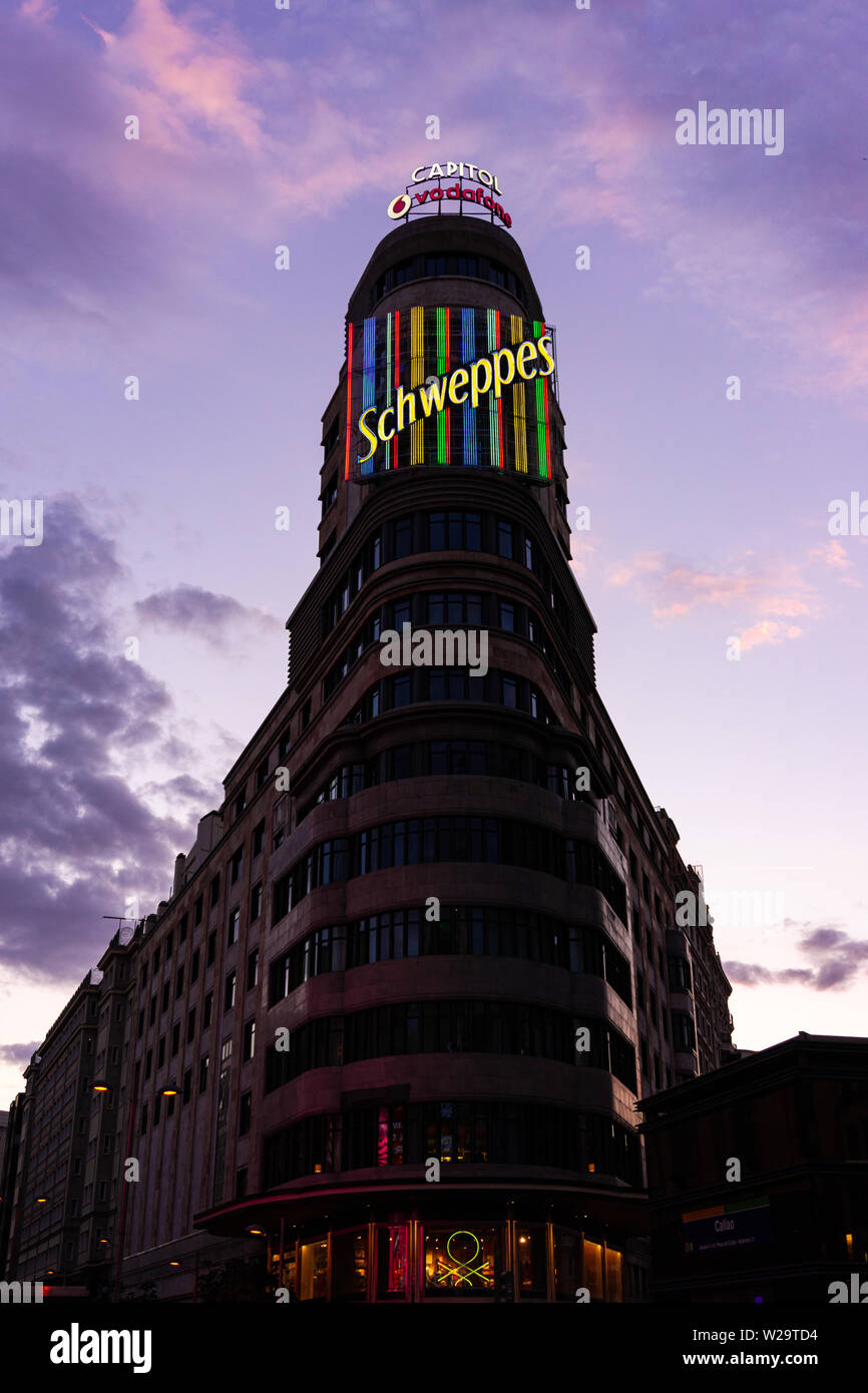 madrid callao puerta del sol palacio real sunset Stock Photo - Alamy