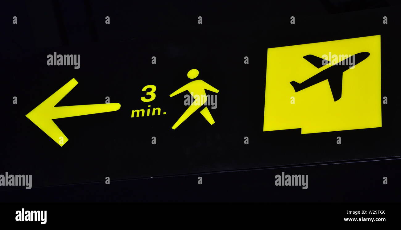 Hamad International Airport Doha High Resolution Stock Photography and ...