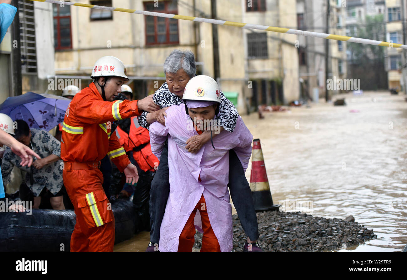 Intensive rainfall hi-res stock photography and images - Alamy