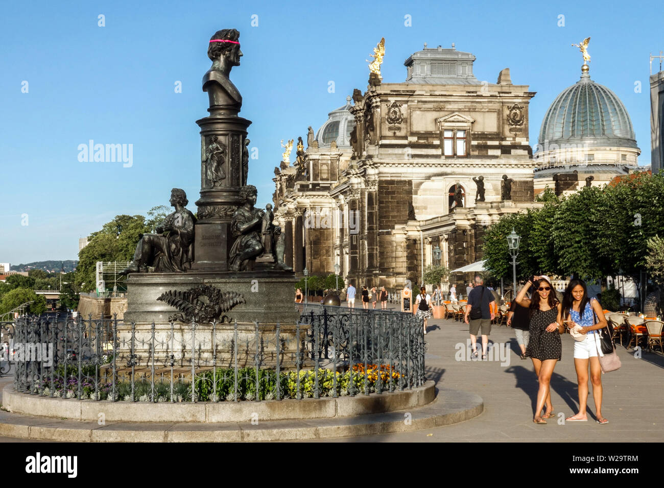 Tourism in dresden hi-res stock photography and images - Alamy
