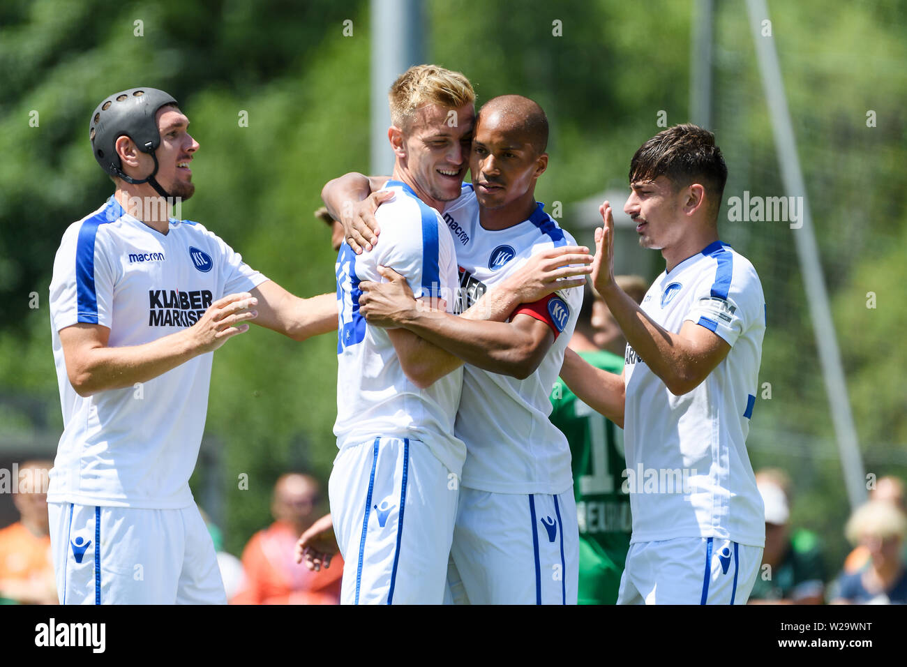 jubilation after goal 2-0 at Damian Rossbach (KSC), goalscorer ...