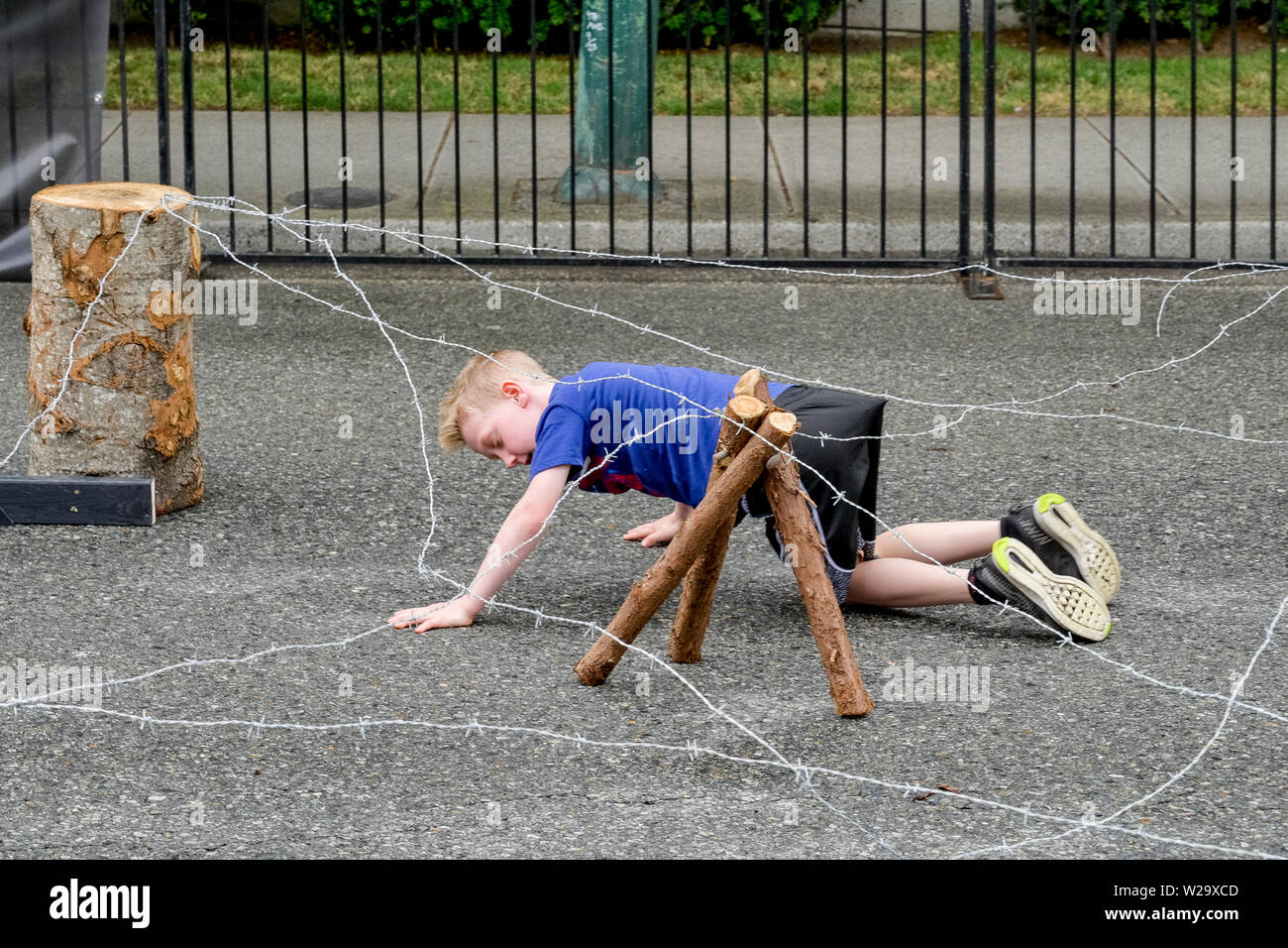 Crawling under wire hi-res stock photography and images - Alamy