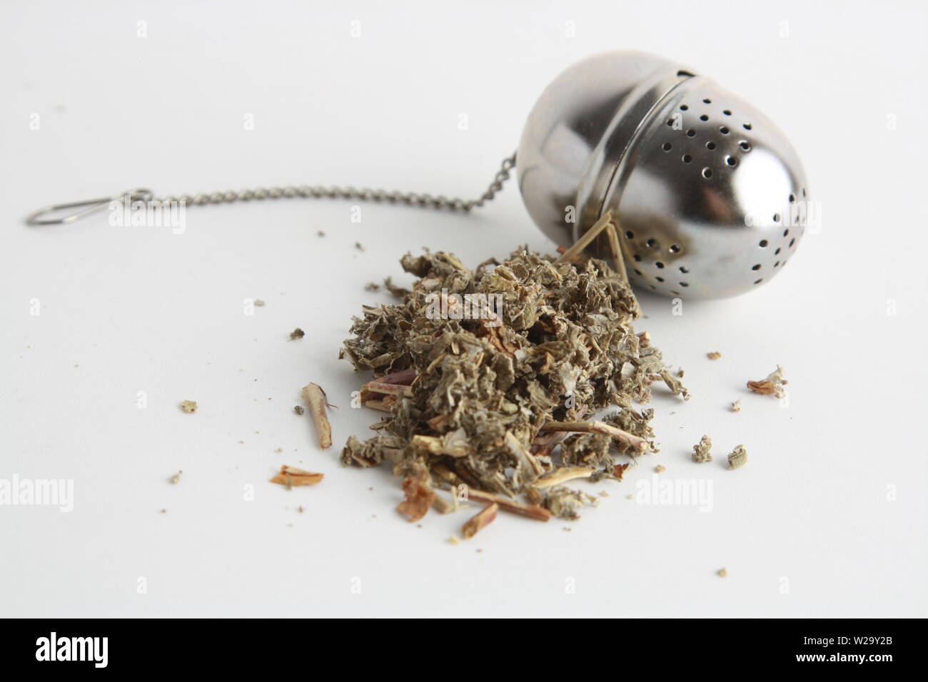 Infusion of raspberry leaf, recommended for pregnant women Stock Photo ...