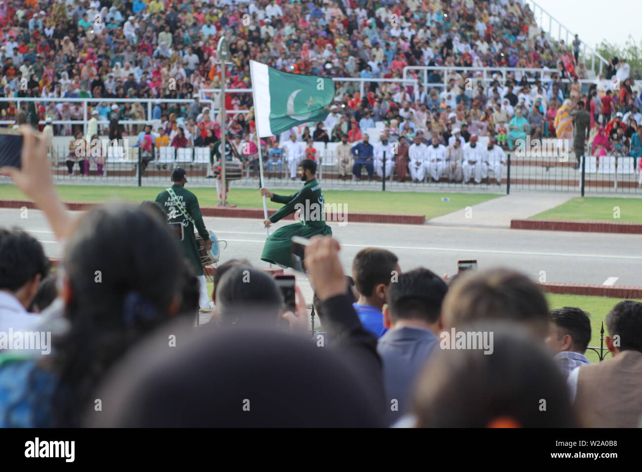 Wagah border parade hi-res stock photography and images - Alamy