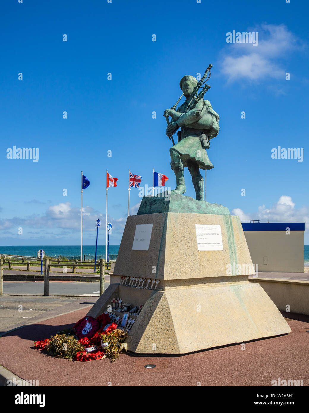 Piper Bill Millin statue at Colleville-Montgomery, World War Two D-Day ...
