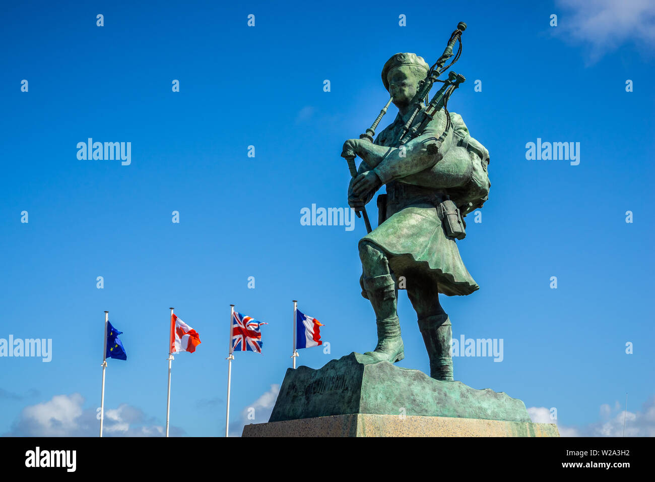Piper Bill Millin statue at Colleville-Montgomery, World War Two D-Day ...