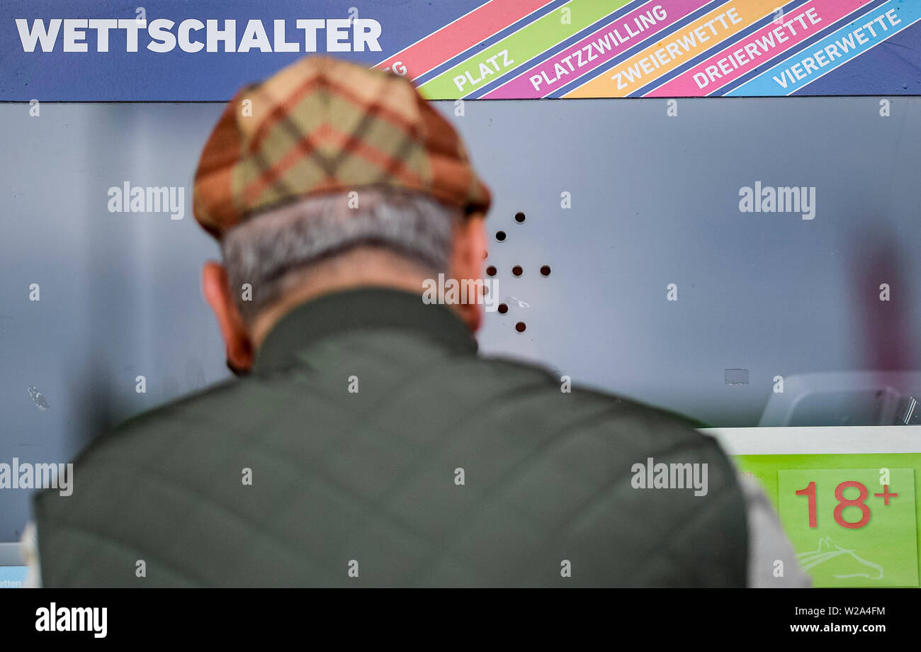 Betting counter hi-res stock photography and images - Alamy