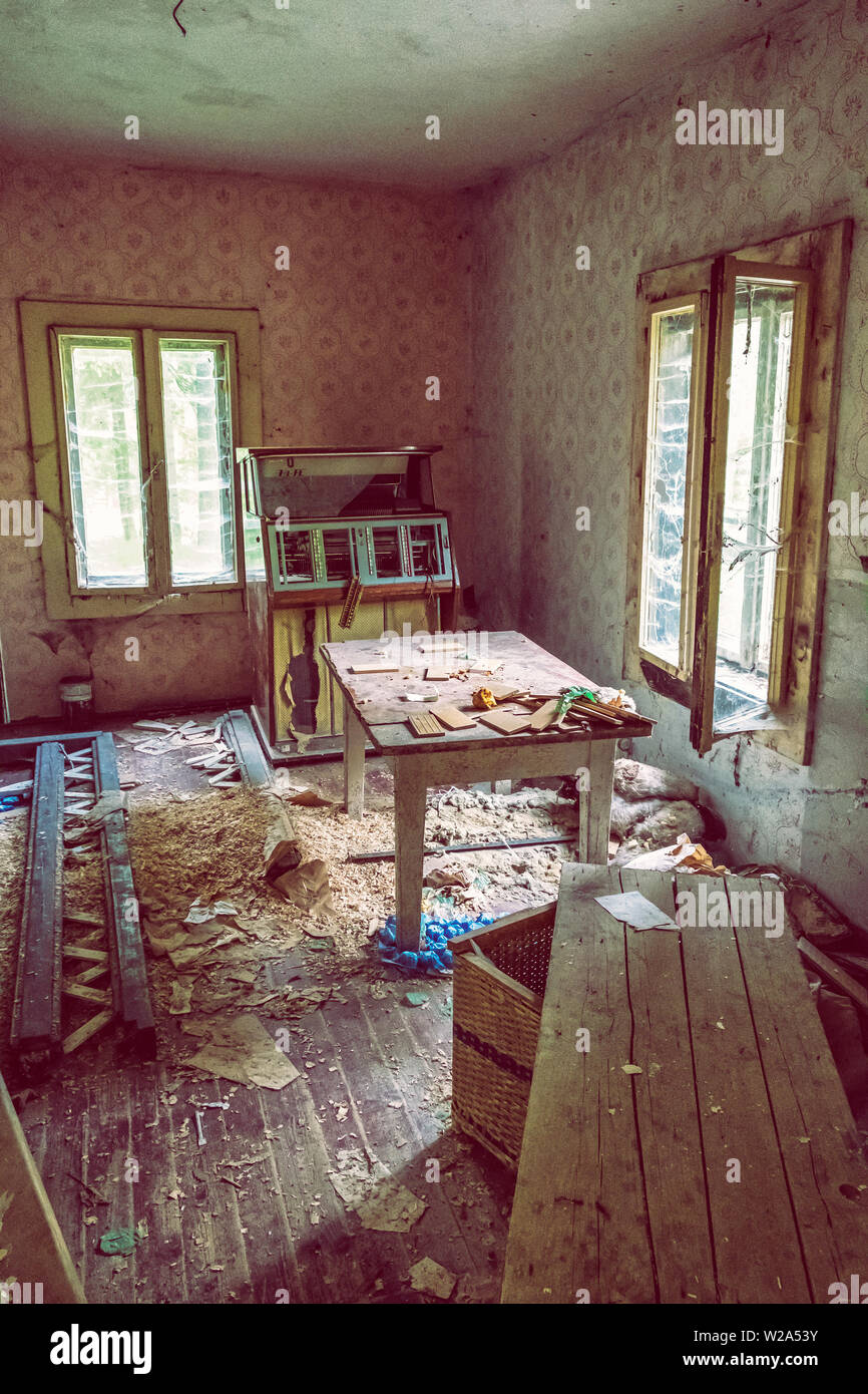 Urbex style hi-res stock photography and images - Alamy