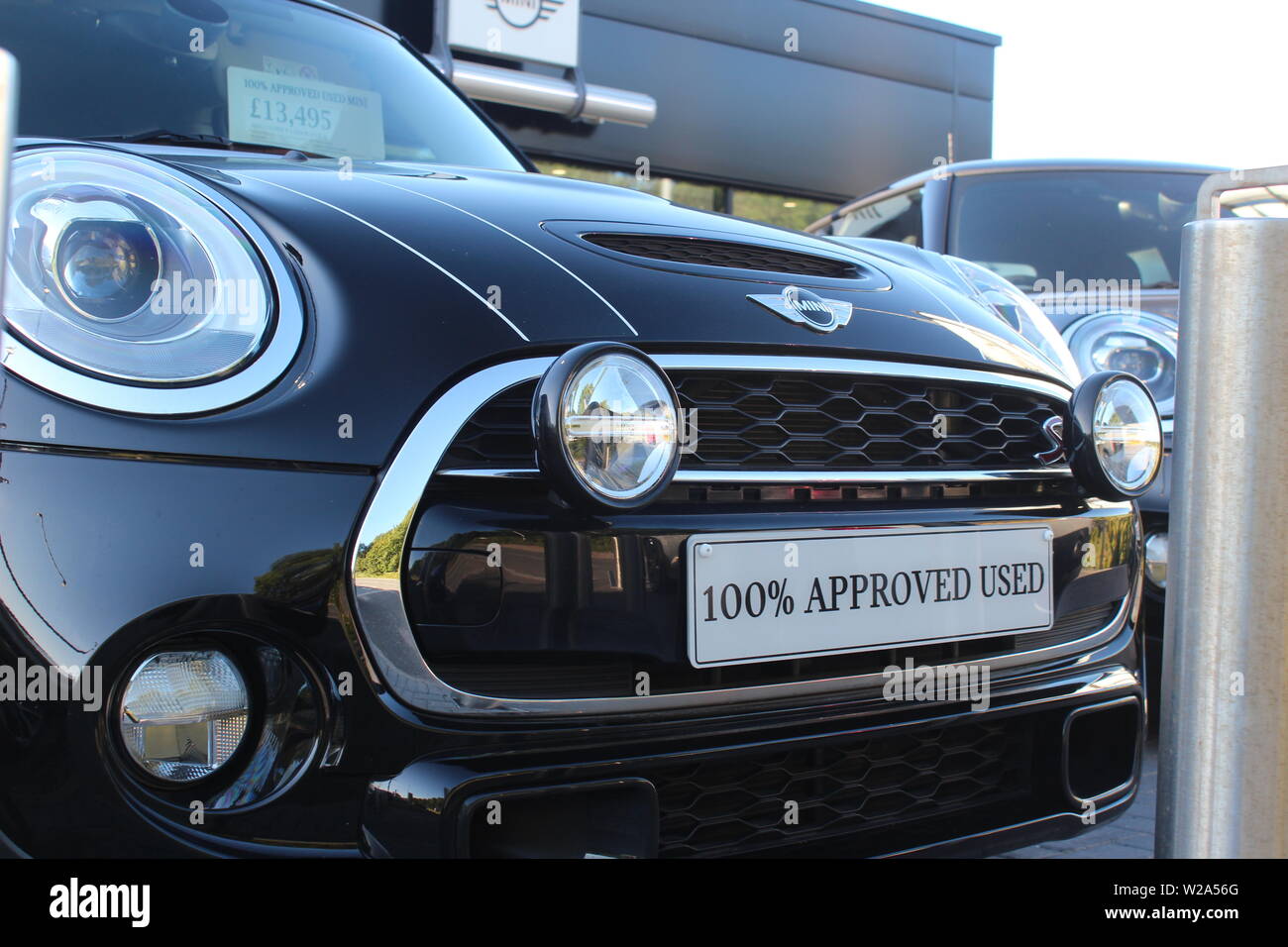 Franchised dealer hi-res stock photography and images - Alamy