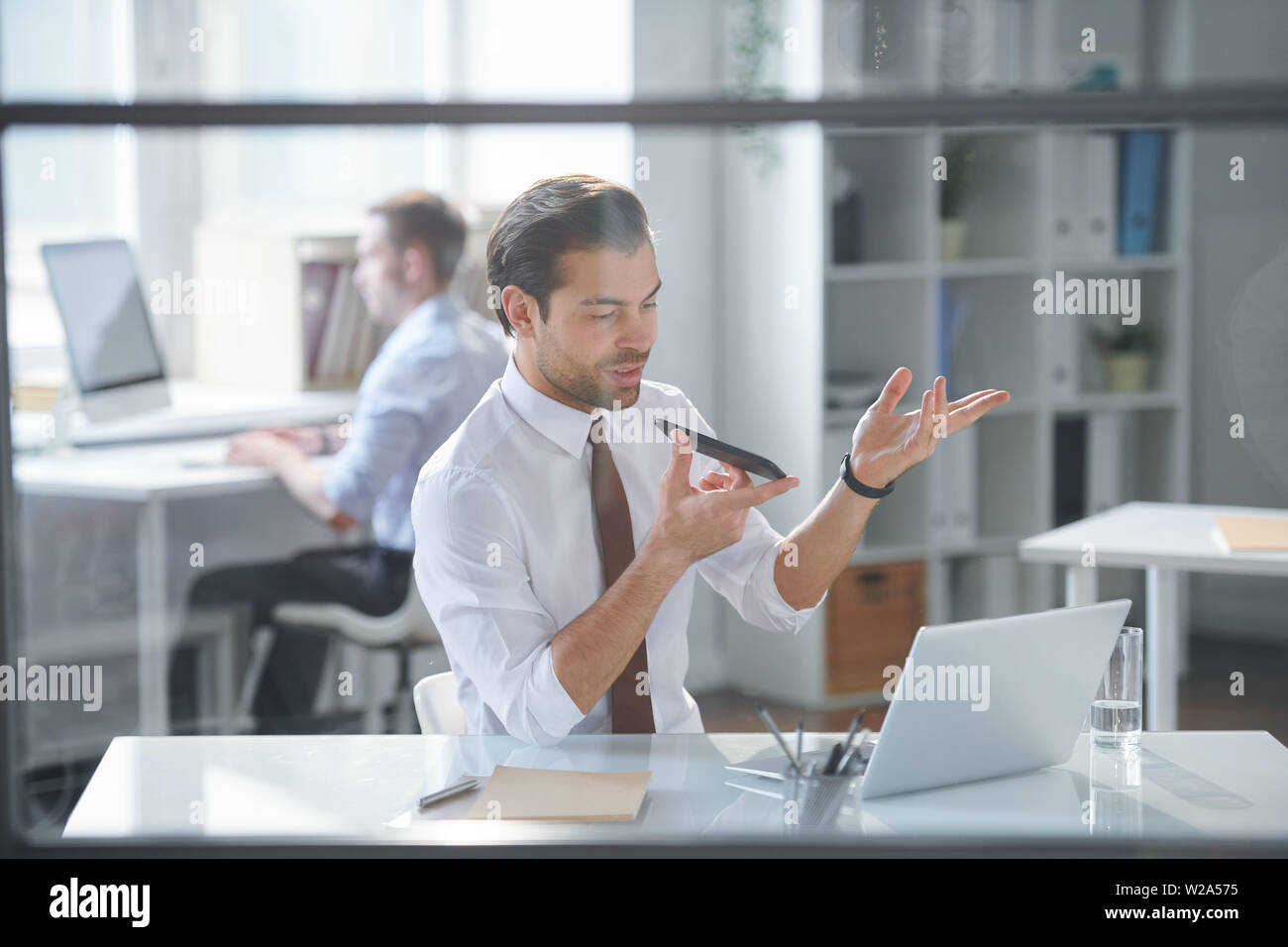 Person recording smartphone hi-res stock photography and images - Alamy