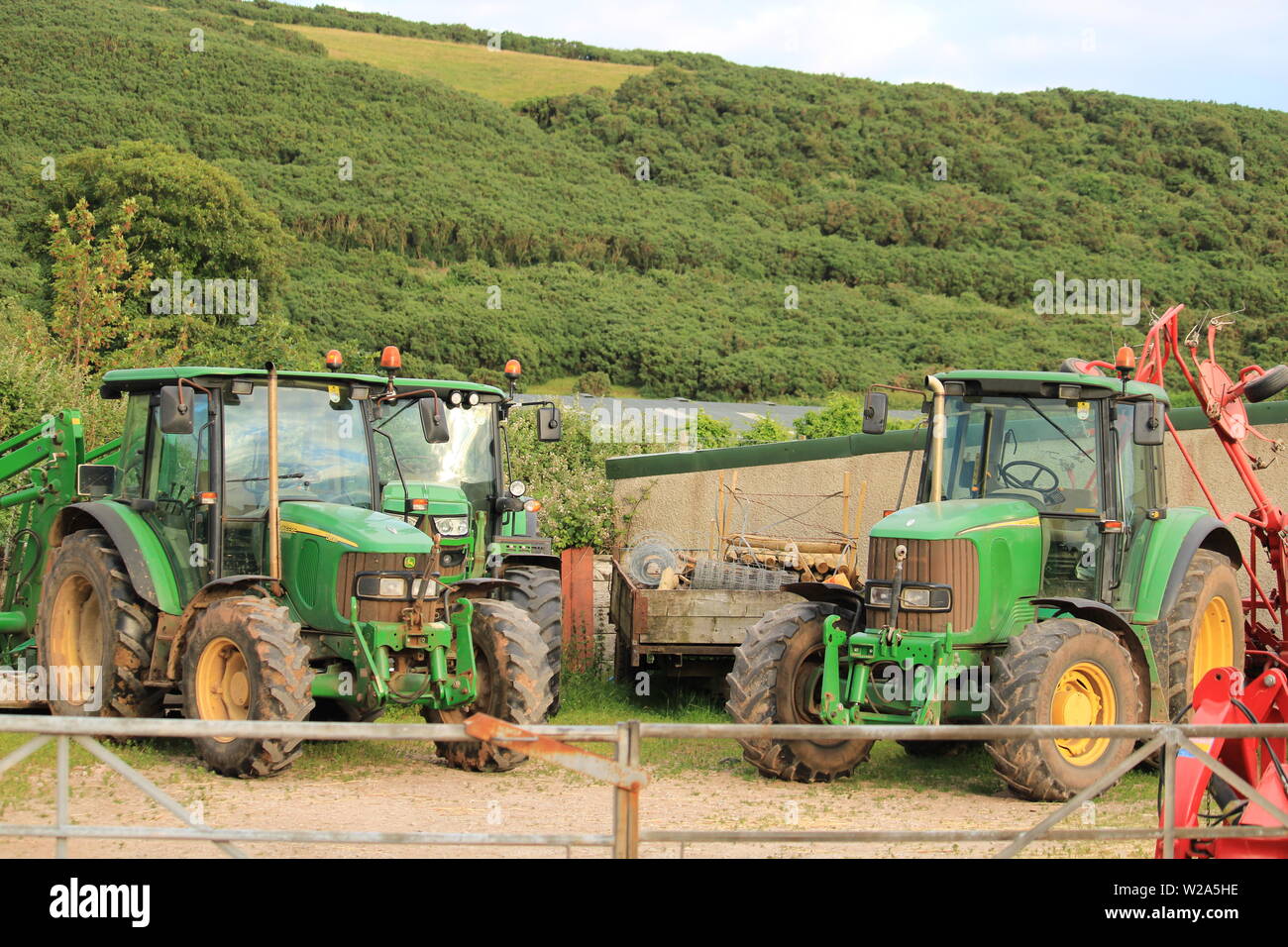 Farmyard tractors hi-res stock photography and images - Alamy
