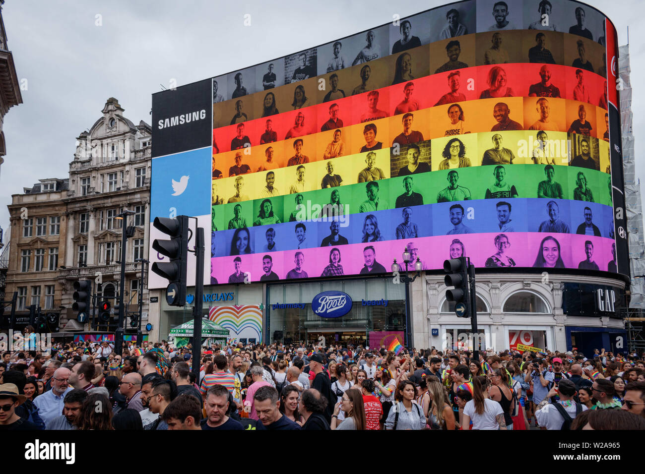 London, England, UK. 6th July, 2019. Huge crowd at Piccadilly Circus ...