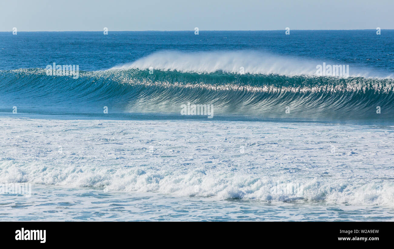 Reflections at the wave hi-res stock photography and images - Alamy