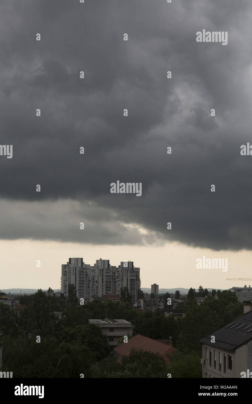 Storm tension hi-res stock photography and images - Alamy