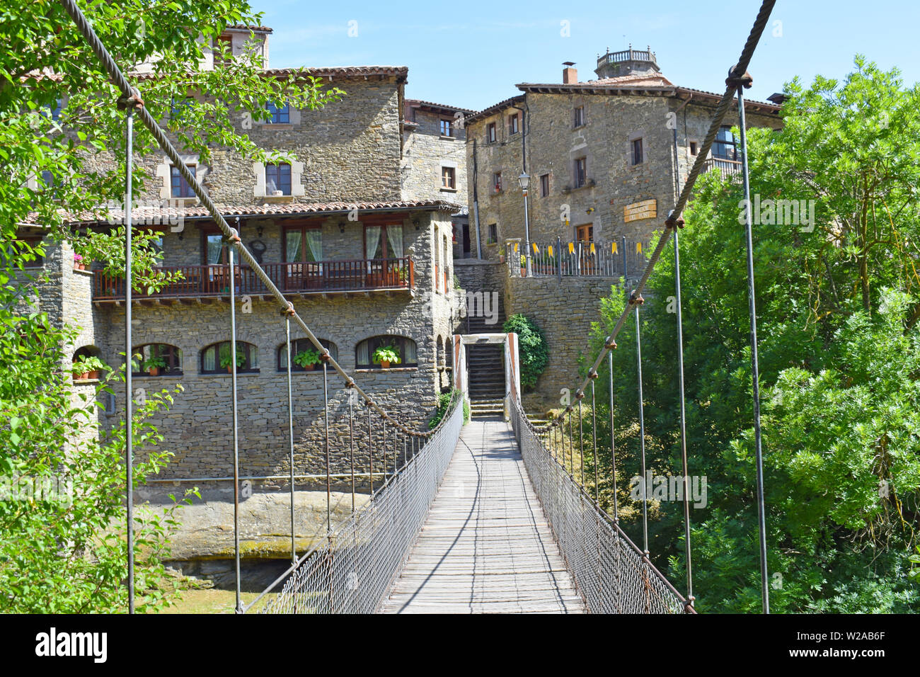 Suspension bridge barcelona hi-res stock photography and images - Alamy