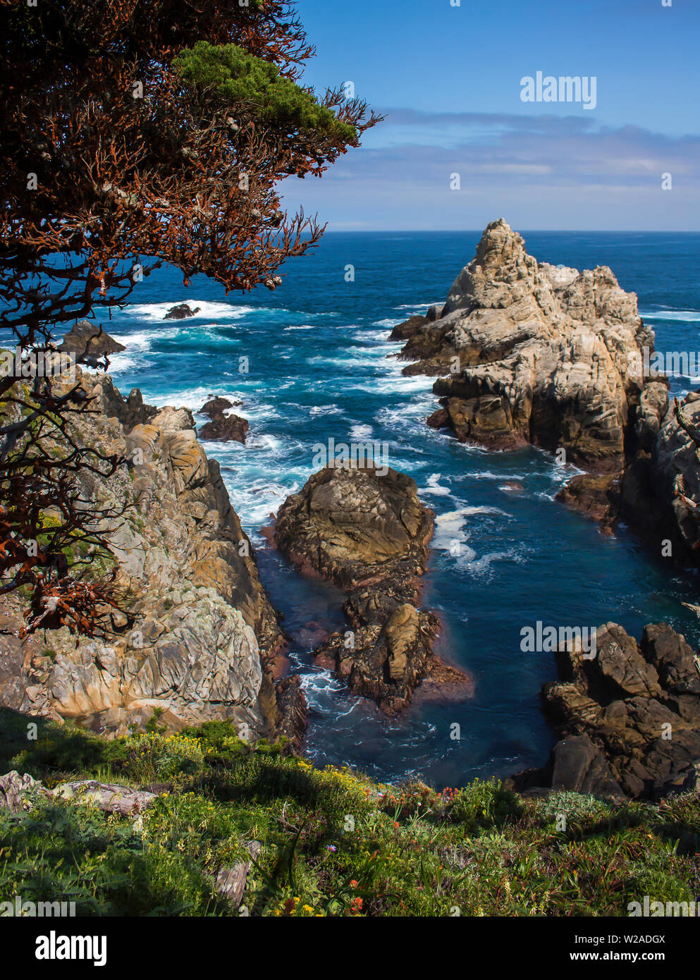 Rocky promontory hi-res stock photography and images - Alamy
