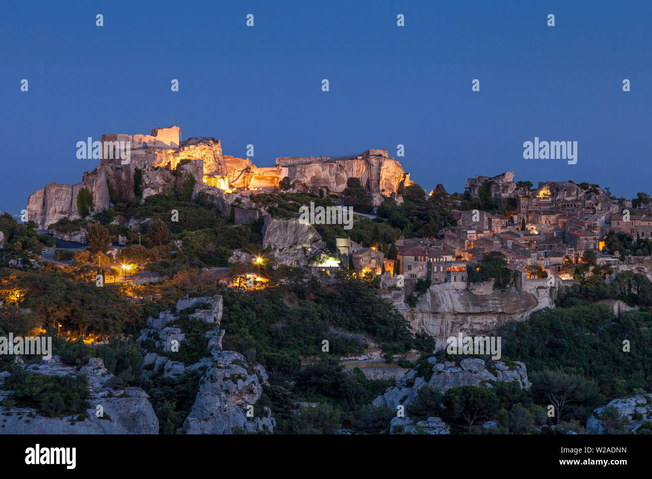 Medieval castel provence hi-res stock photography and images - Alamy