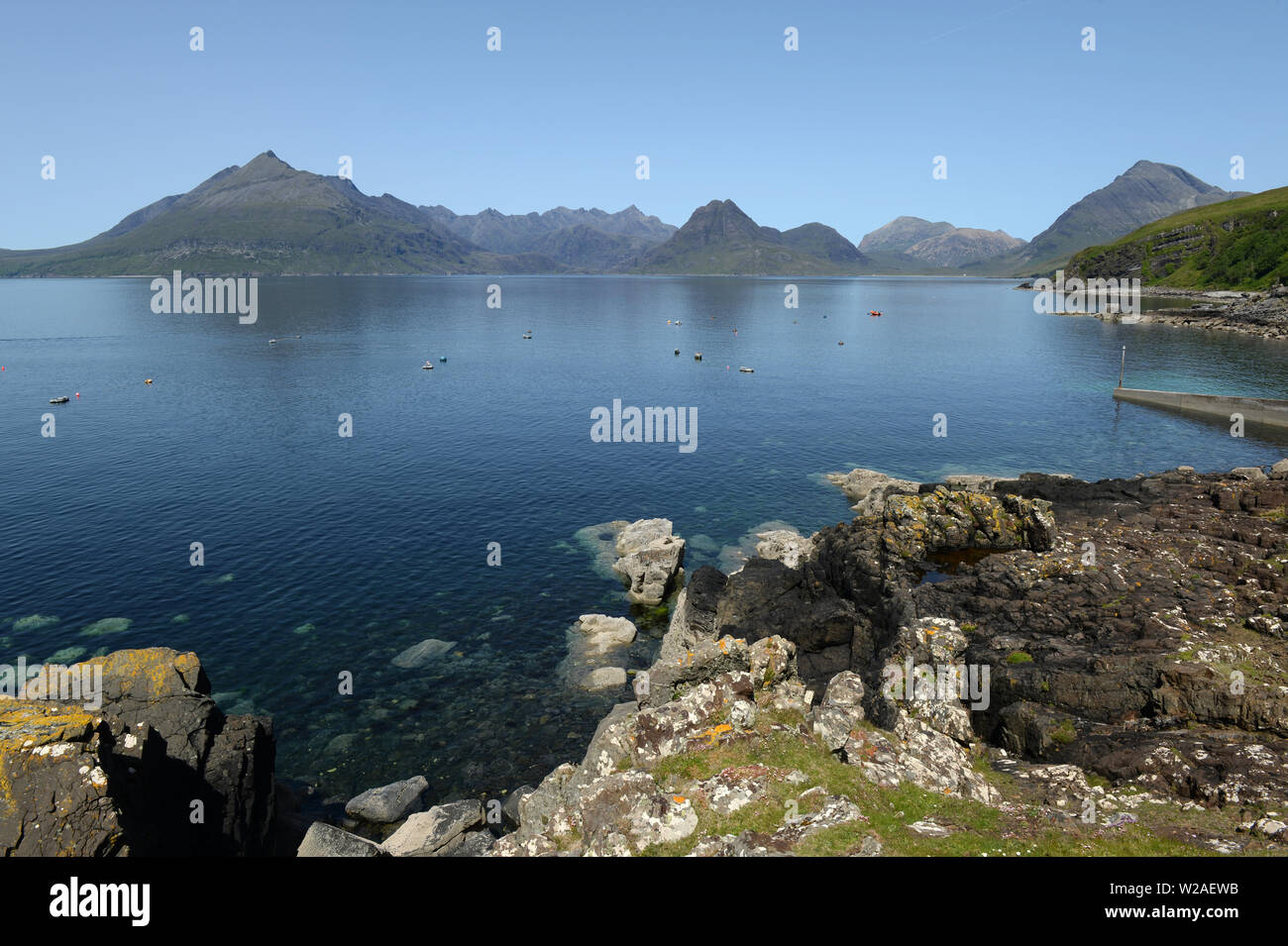Jagged outline hi-res stock photography and images - Alamy