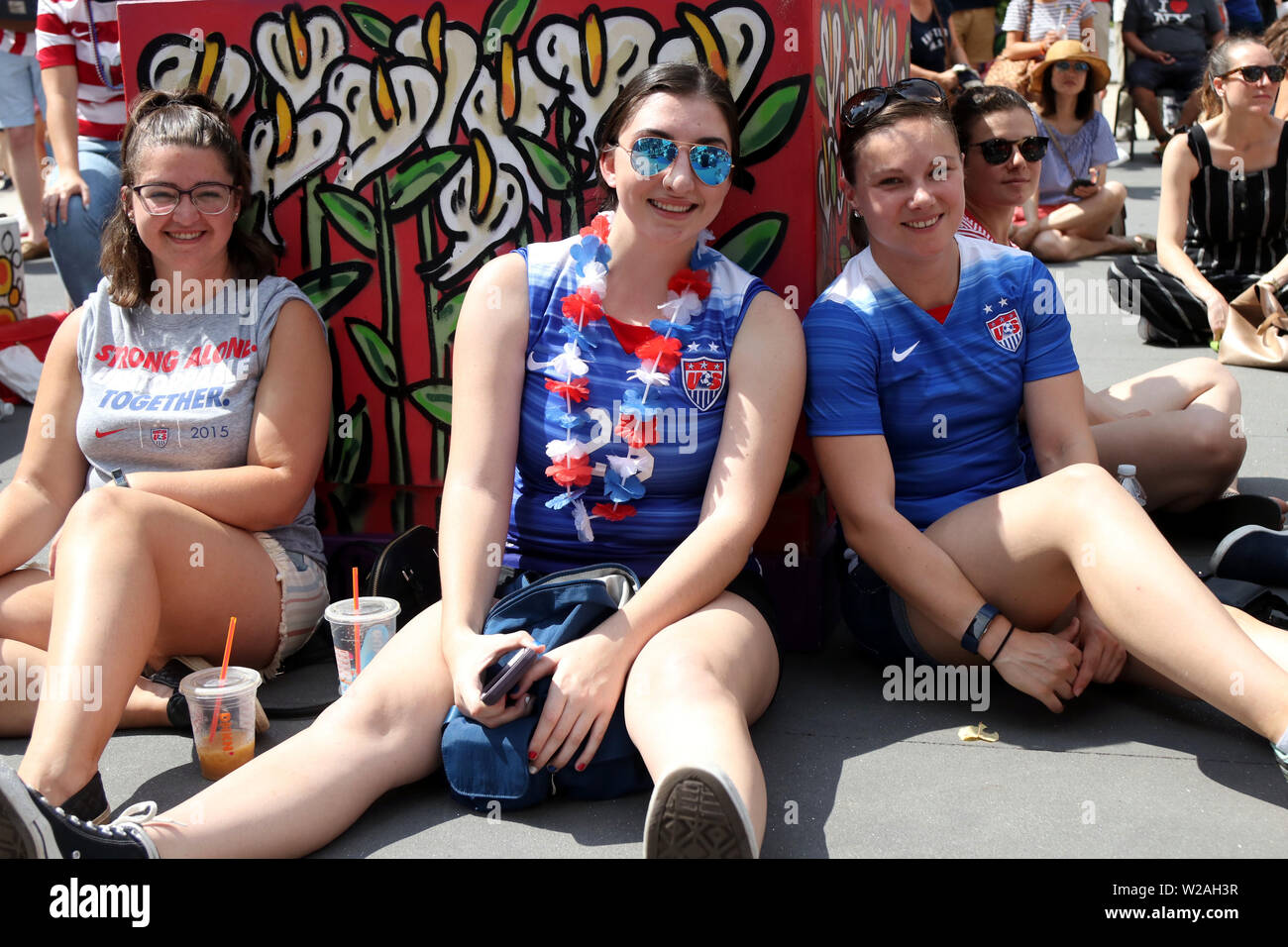 World cup viewing party hi-res stock photography and images - Alamy