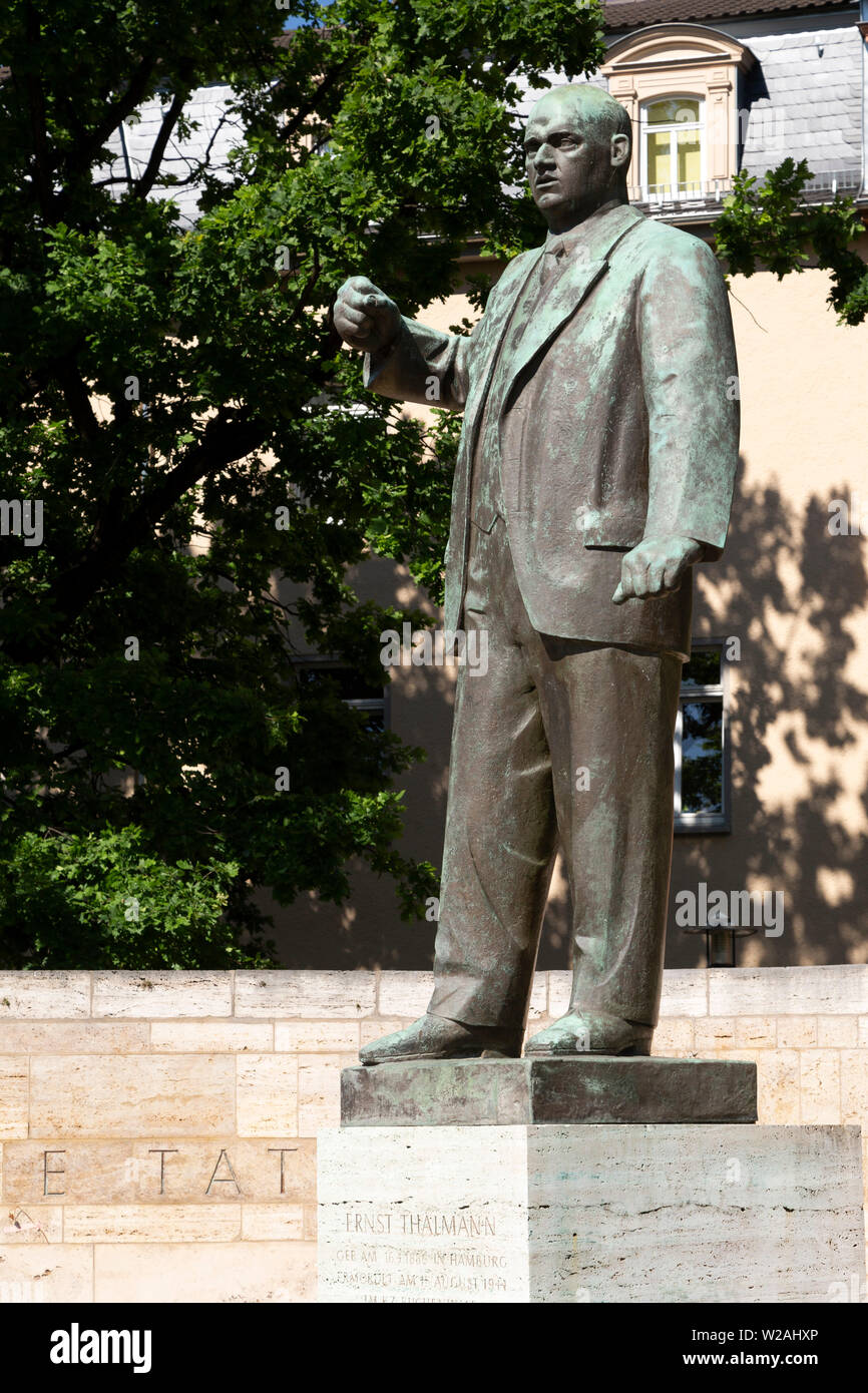 Ernst thalmann statue hi-res stock photography and images - Alamy
