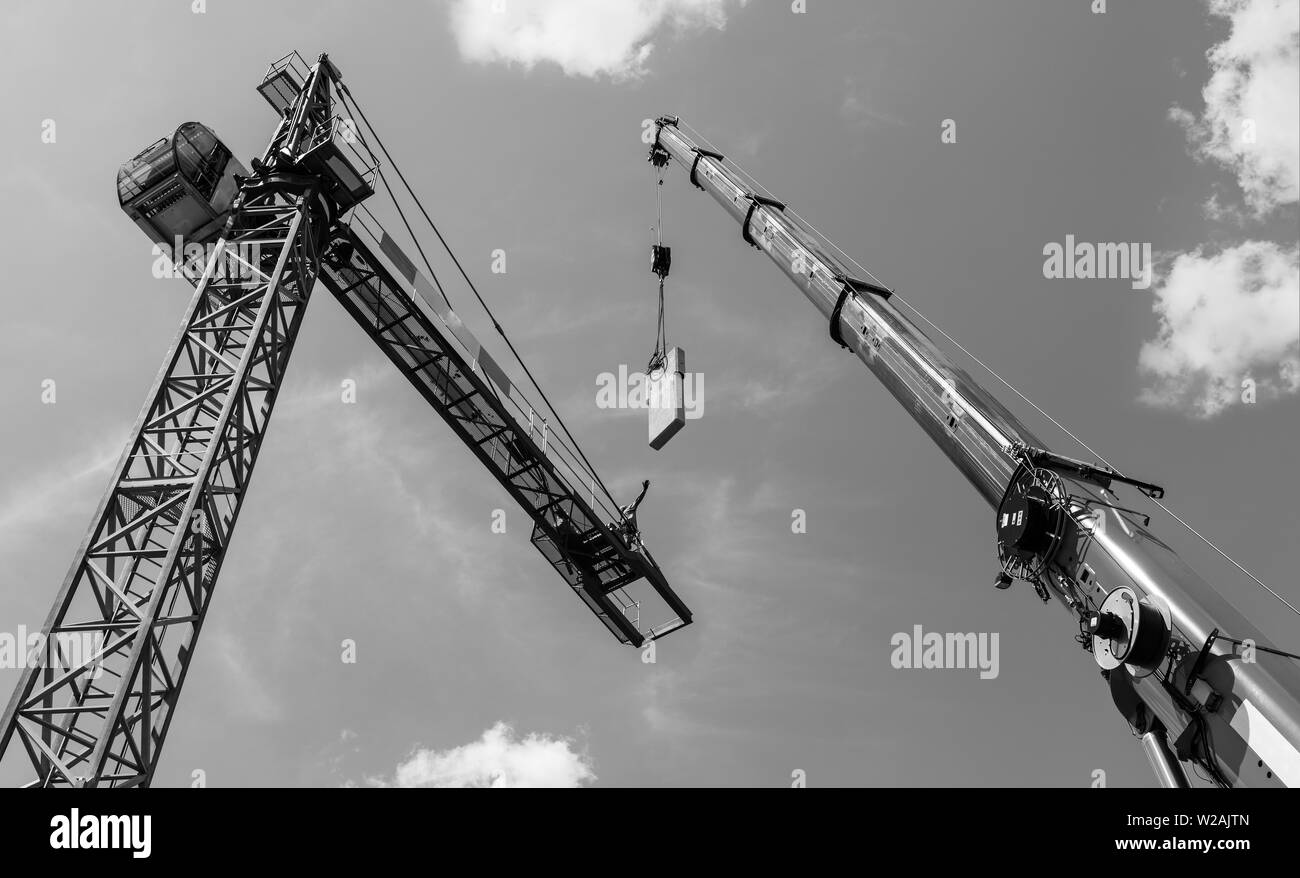 Crane counterweight hi-res stock photography and images - Alamy