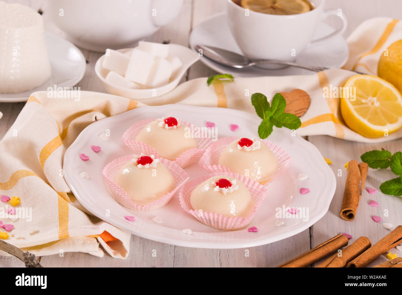 Sicilian ricotta cake (Cassata Stock Photo - Alamy