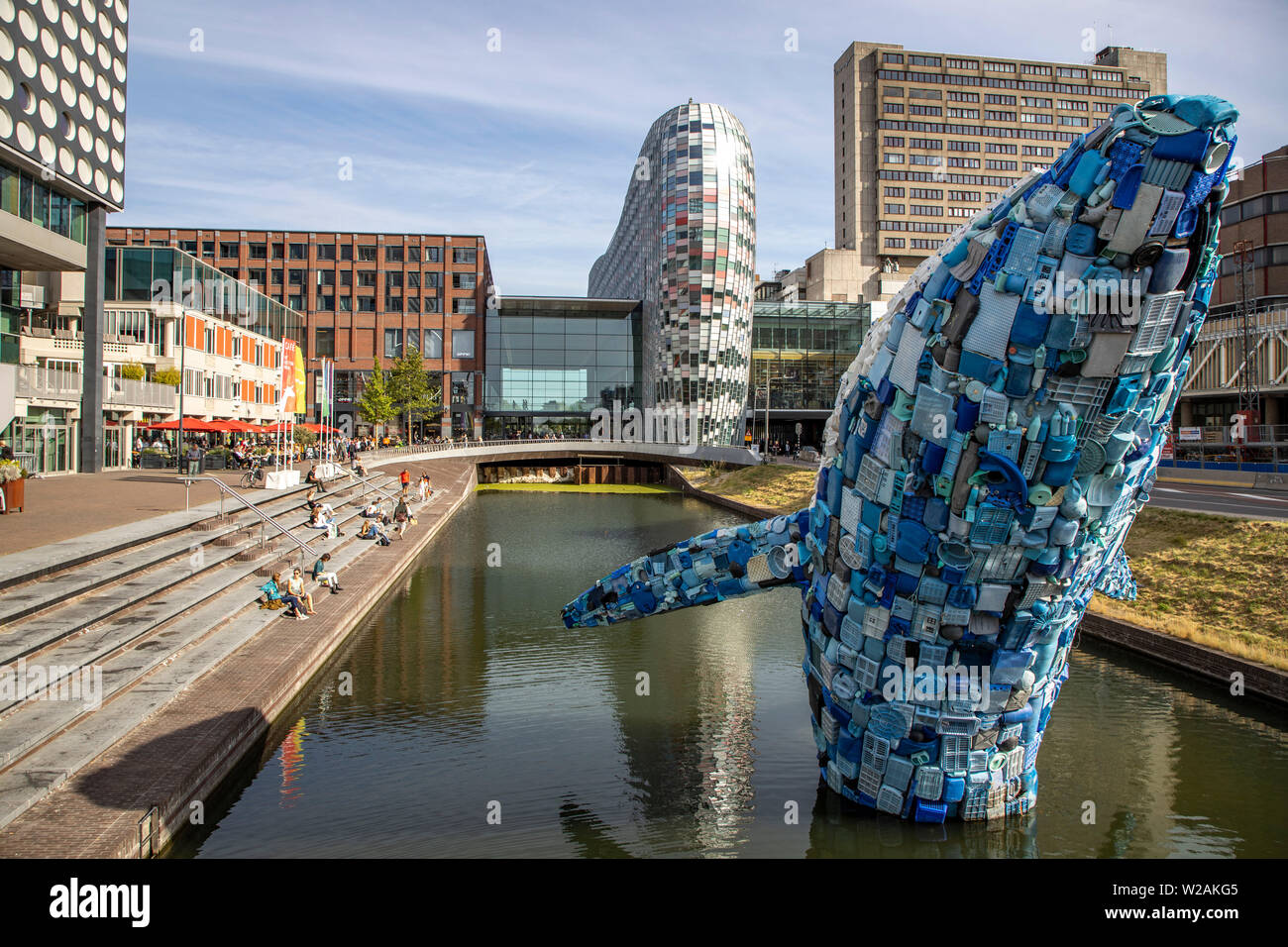 Garbage sculpture hi-res stock photography and images - Alamy