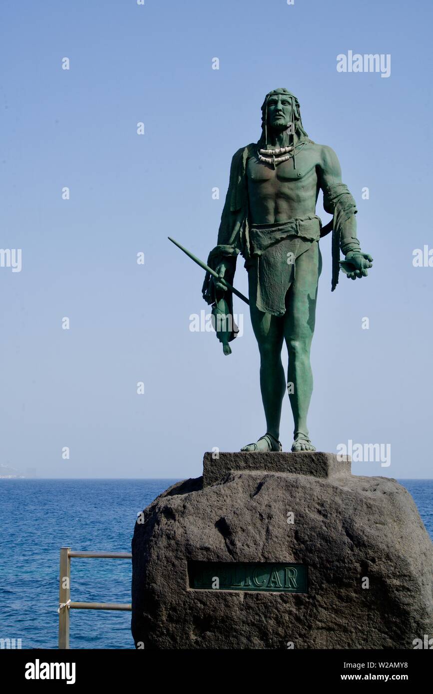 Bronze statue pelicar guanche king hi-res stock photography and images ...