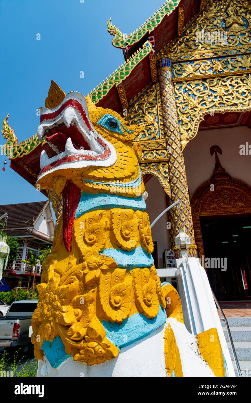 Chang temple hi-res stock photography and images - Alamy