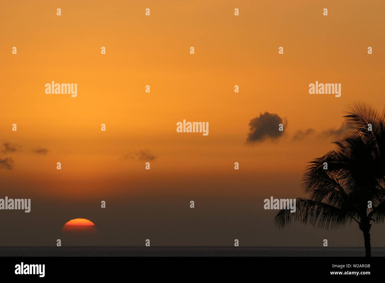 Maui paradise tropical sunset hi-res stock photography and images - Alamy