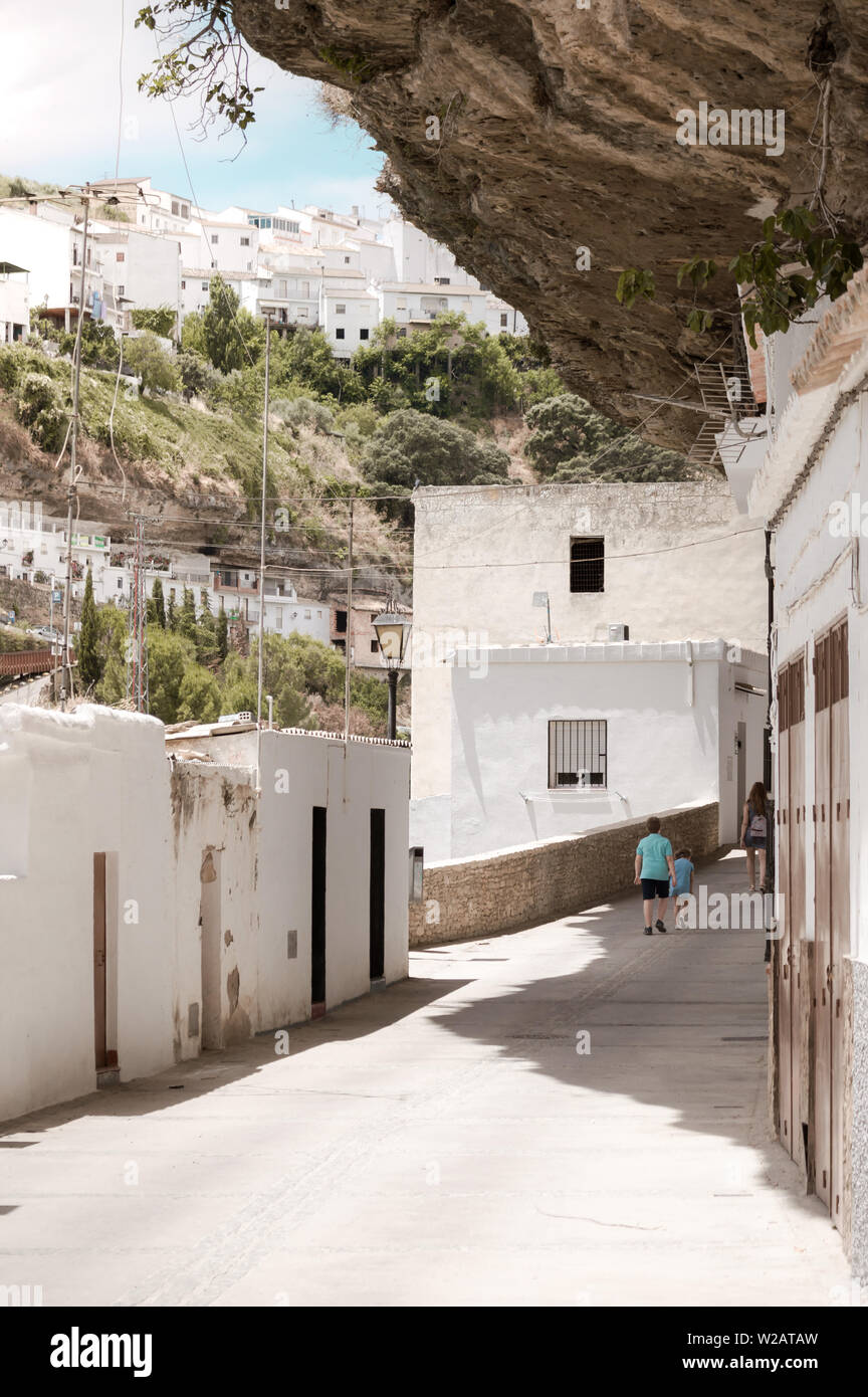 Houses built into rock hi-res stock photography and images - Alamy