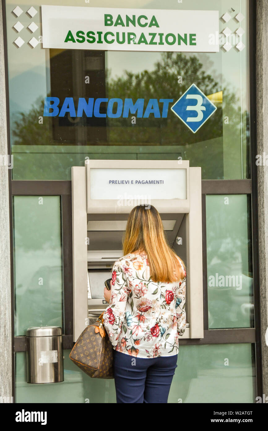 Cashpoint machine italy hi-res stock photography and images - Alamy