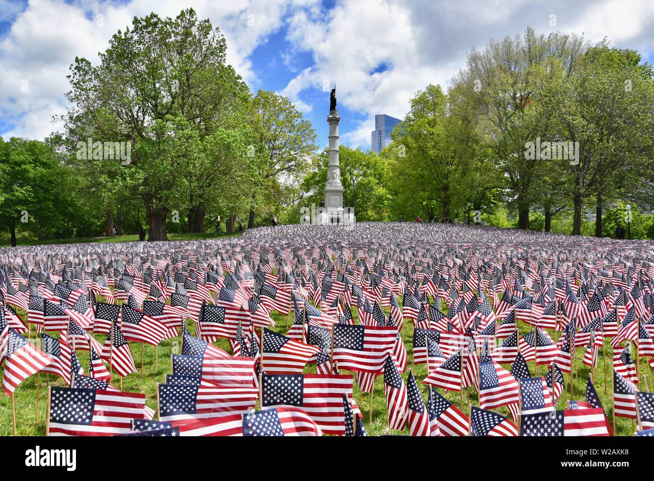 Thousands of Memorial Day flags commemorating fallen soldiers from ...