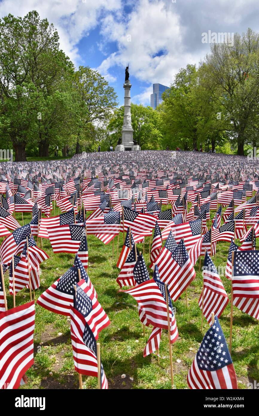 Thousands of Memorial Day flags commemorating fallen soldiers from ...