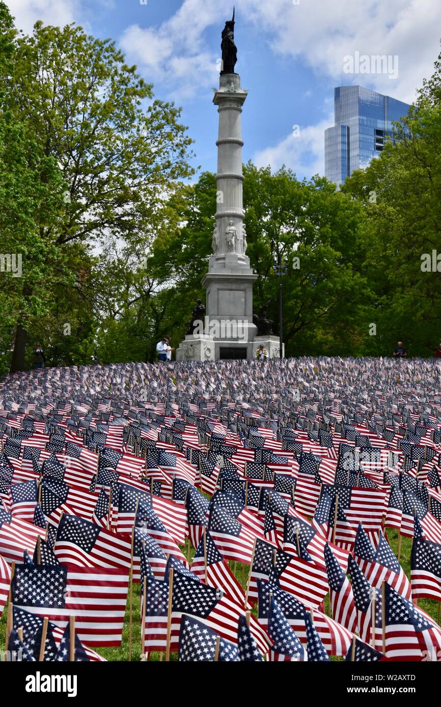 Thousands of Memorial Day flags commemorating fallen soldiers from ...