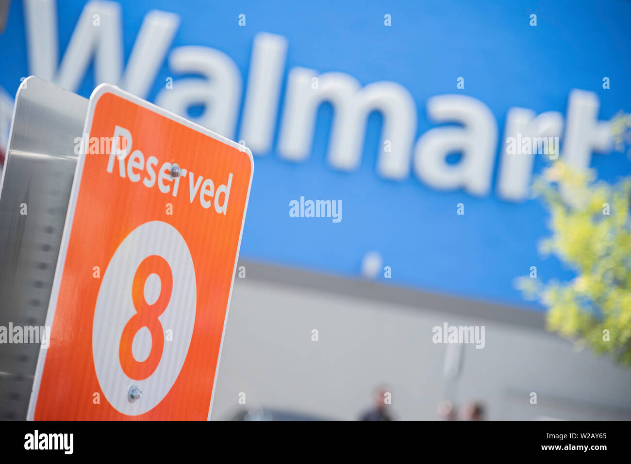 Walmart pickup area sign hi-res stock photography and images - Alamy
