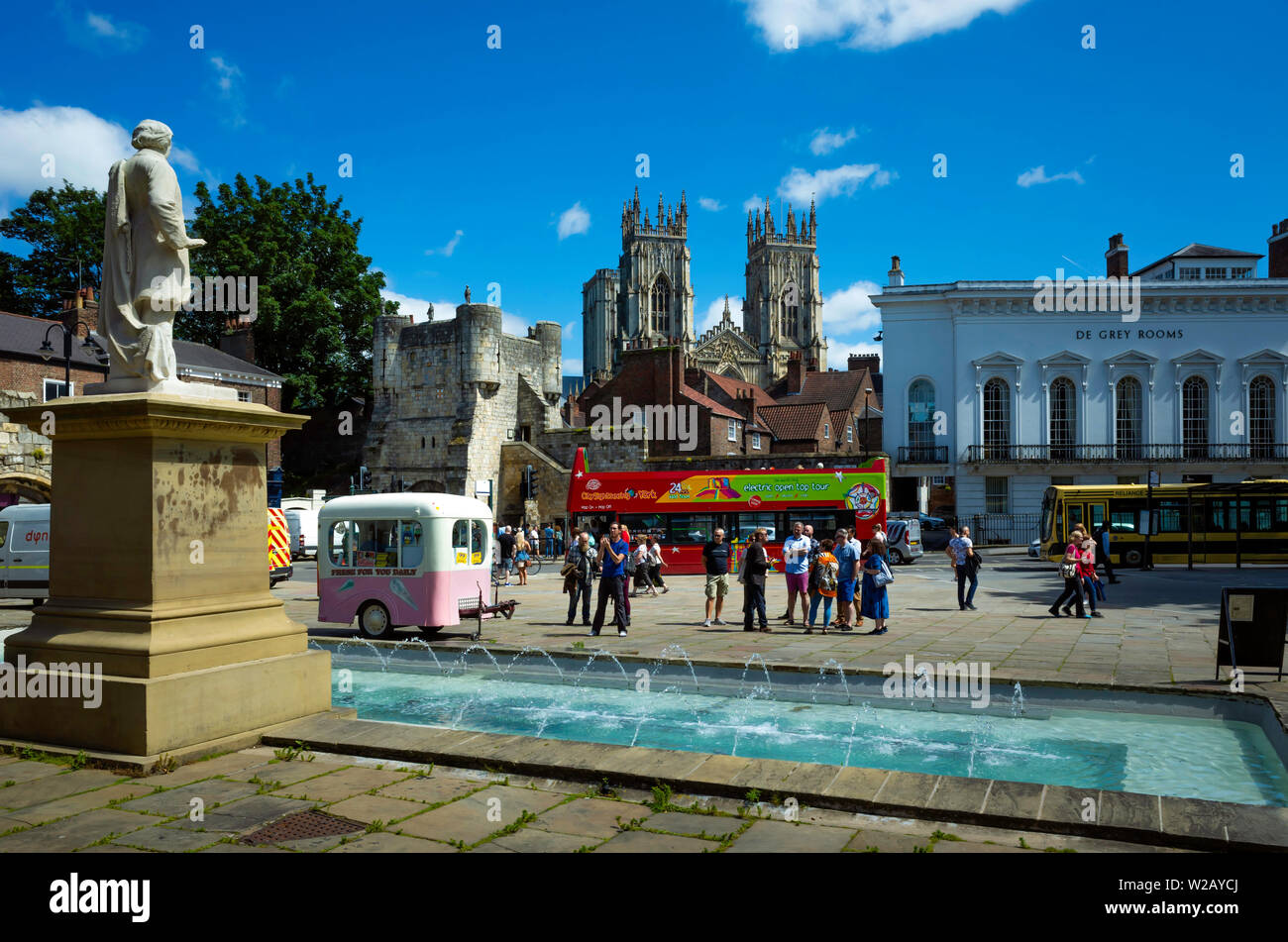 Bus Walls High Resolution Stock Photography and Images - Alamy