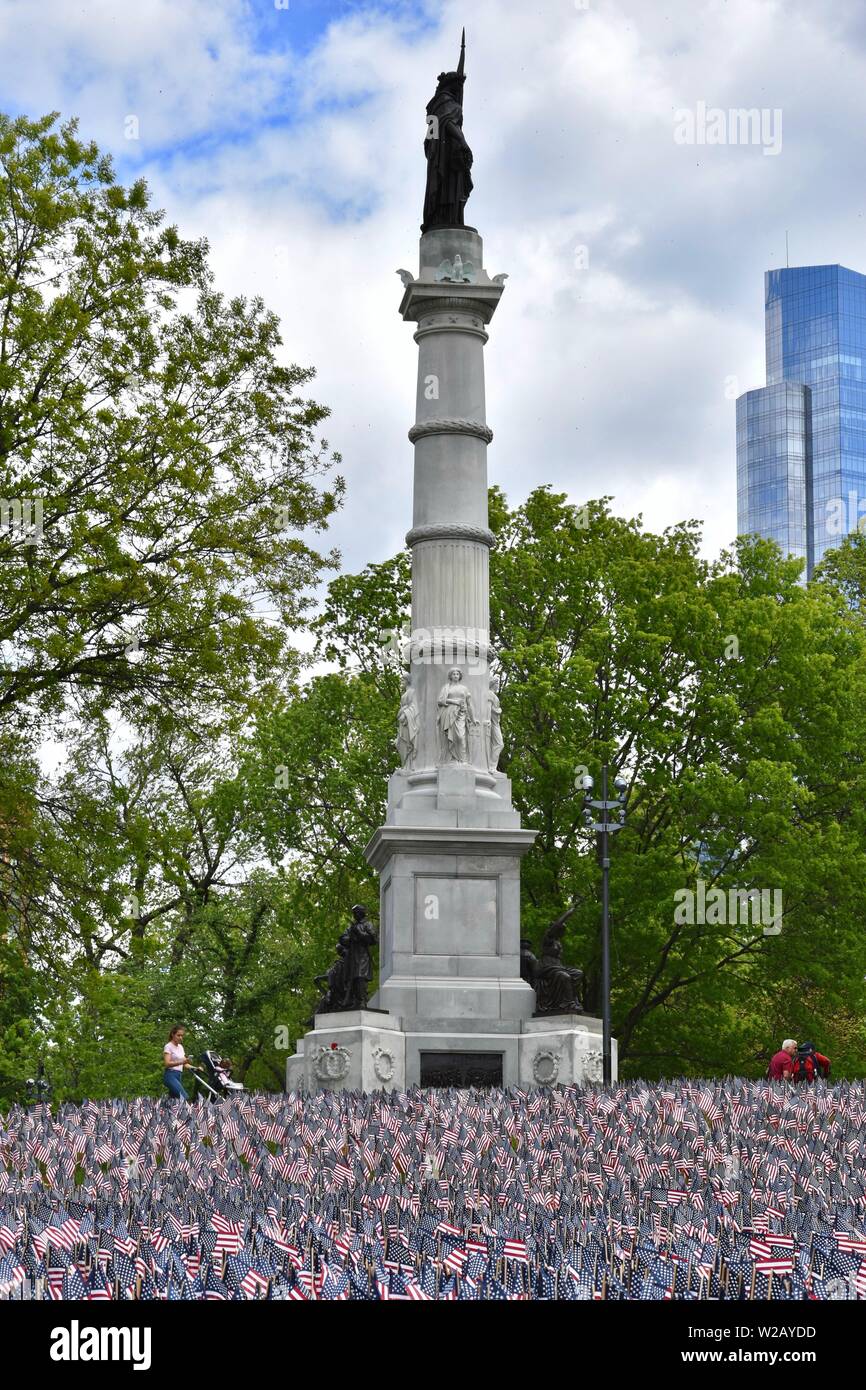 Thousands of Memorial Day flags commemorating fallen soldiers from ...