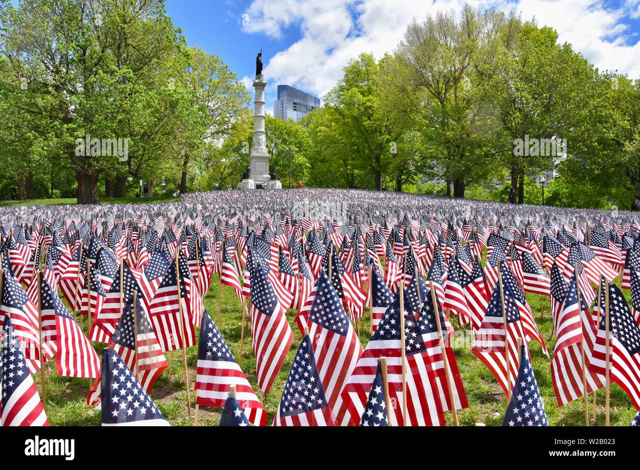 Thousands of Memorial Day flags commemorating fallen soldiers from ...