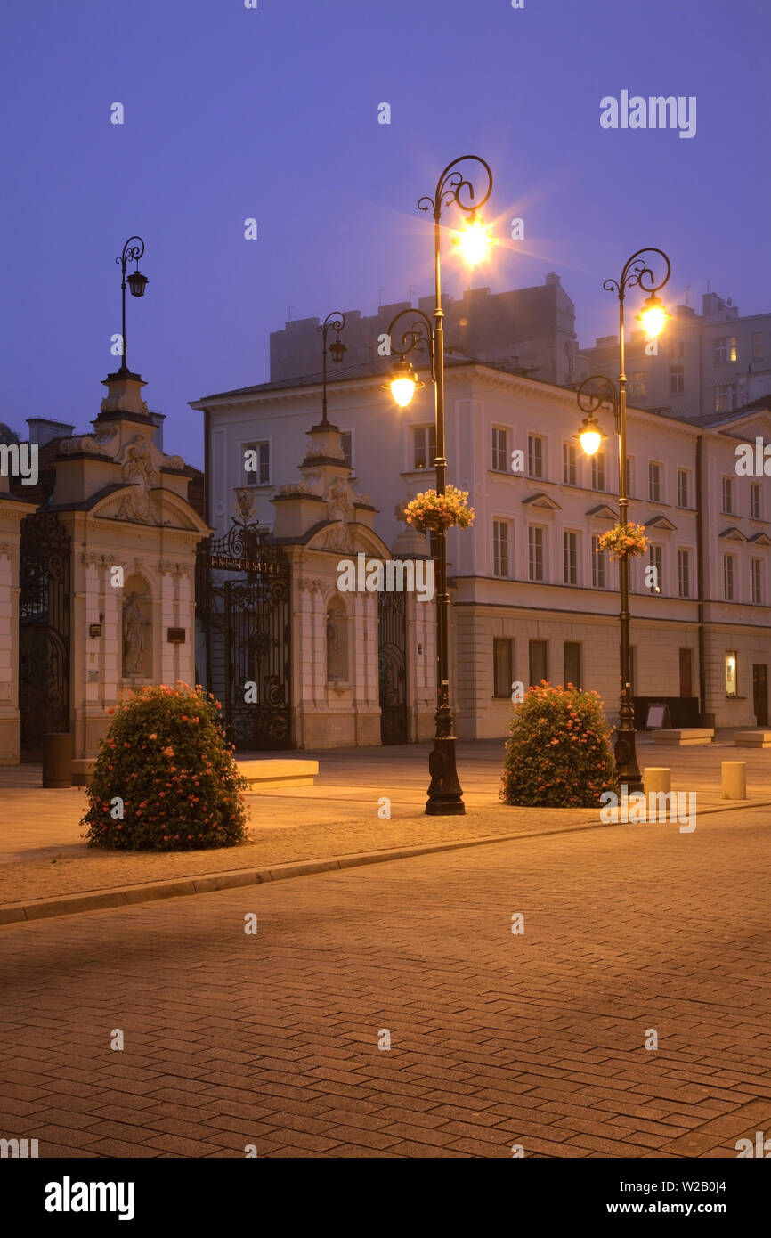 Nowy Swiat (New World) street in Warsaw. Poland Stock Photo - Alamy