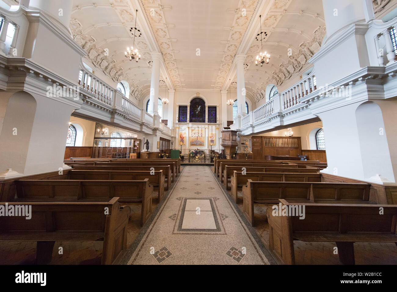 Aldgate Church High Resolution Stock Photography and Images - Alamy