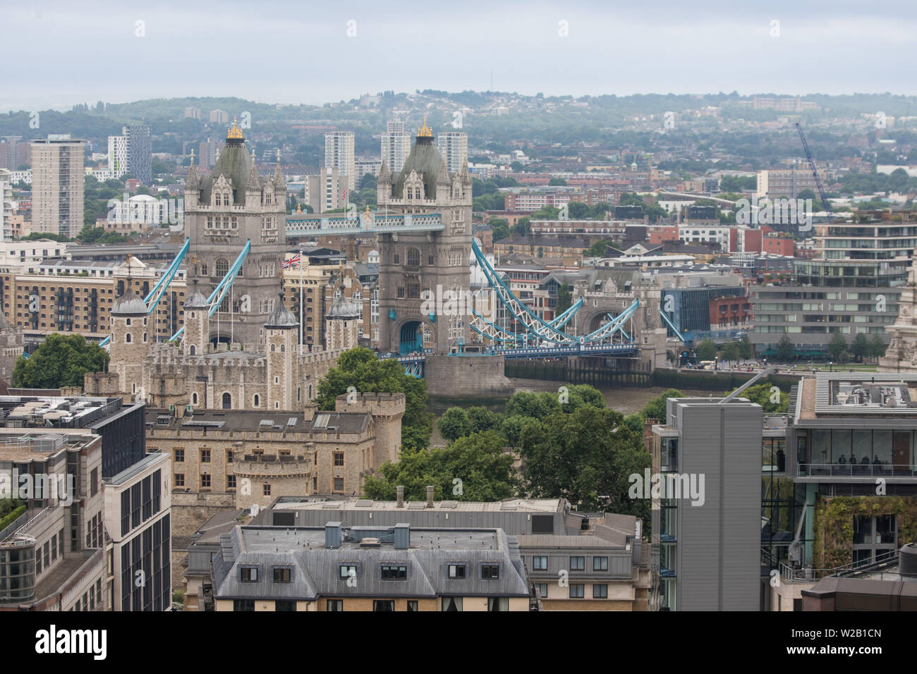 Landmark aldgate hi-res stock photography and images - Alamy